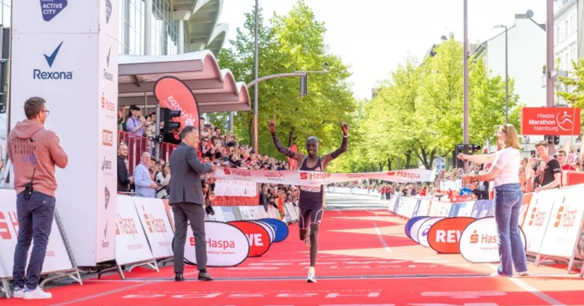Ergebnisse: Gesamtwertung | 39. Haspa Marathon Hamburg | SPOFERAN